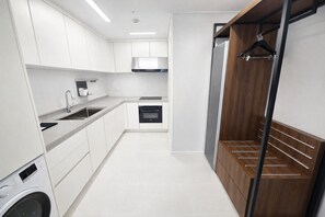 De Mer Junior Suite_Double_City view