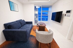 De Mer Junior Suite_Twin_City view