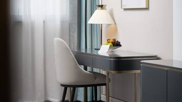 Quarto Twin Familiar, Vista para a cidade | Interior