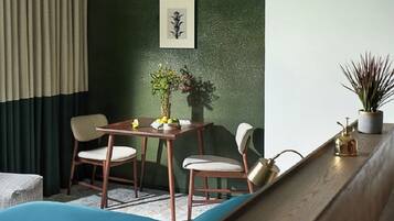 Quarto Duplo Superior, 1 cama queen-size, Vista para a cidade | Restaurantes