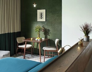 Quarto Duplo Superior, 1 cama queen-size, Vista para a cidade | Restaurantes