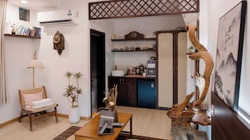 Estúdio em estilo japonês, 1 cama king-size, vista para o jardim | Quartos insonorizados, ferro/tábua de engomar, Wi-fi grátis