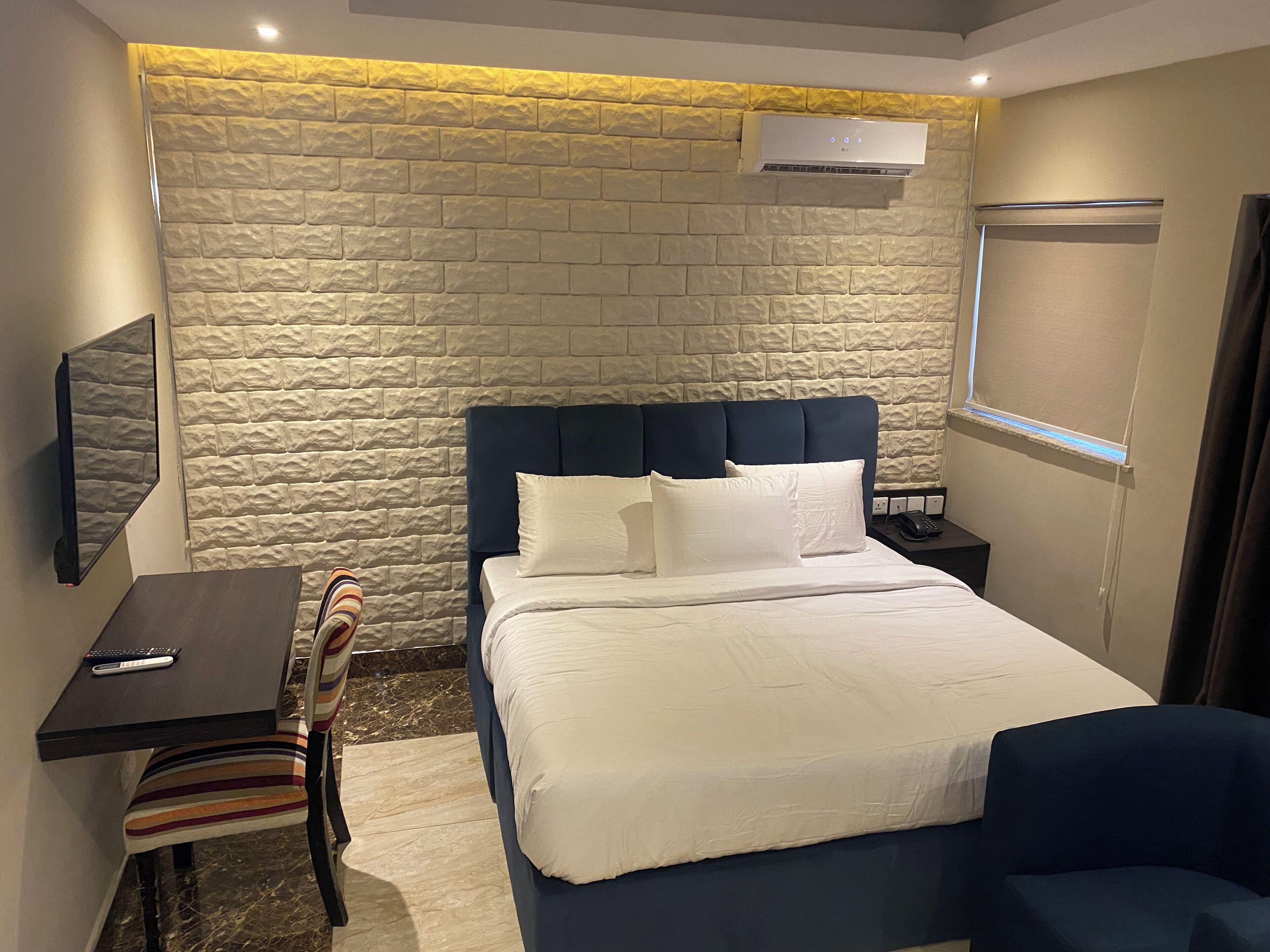 Estúdio Deluxe, varanda, Vista para a cidade | Roupa de alta qualidade, secretária 