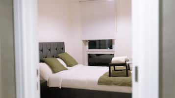 Apartamento, 2 quartos, sacada, vista para a cidade