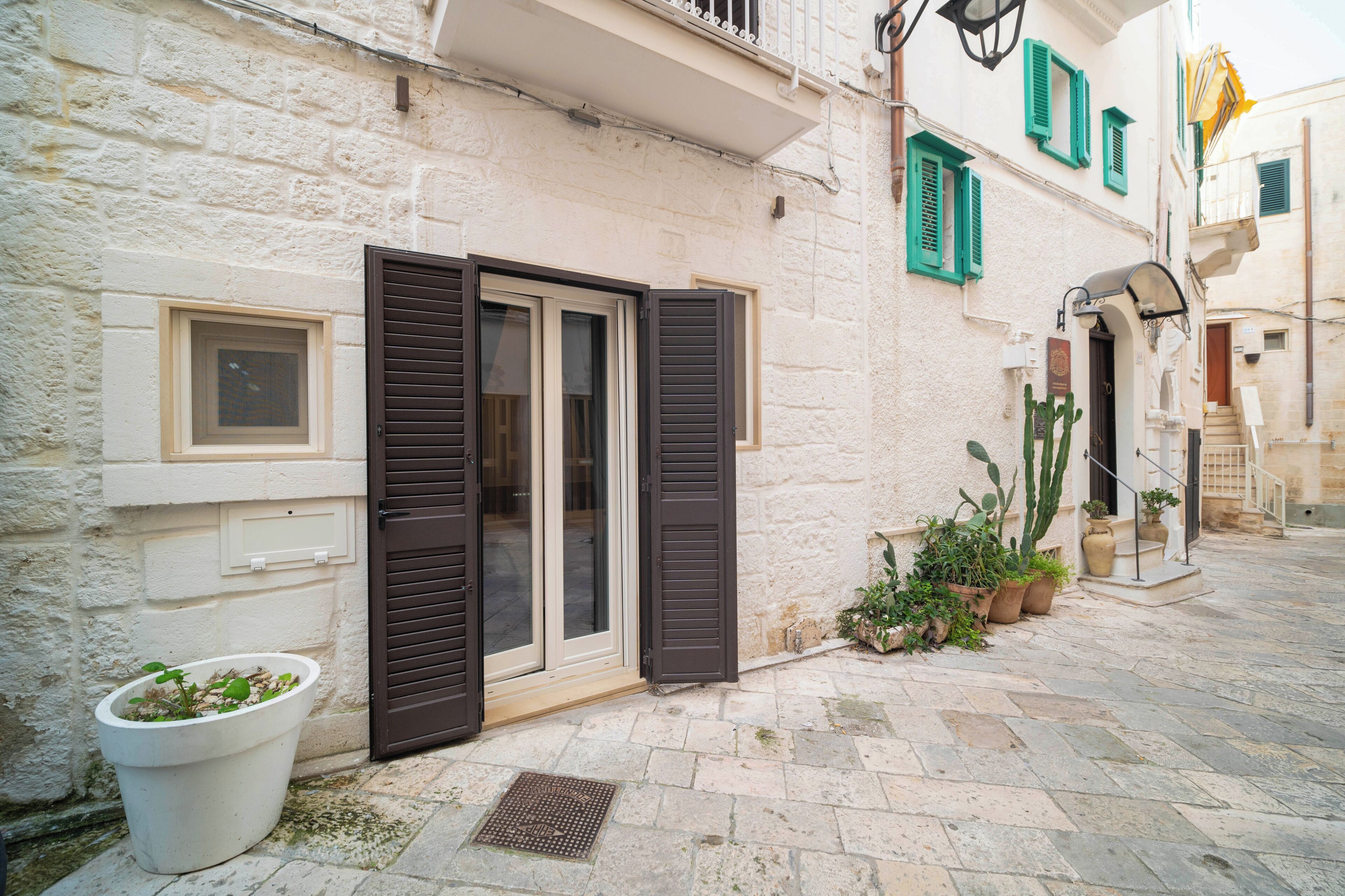 Quarto Básico, Vista para a cidade | Pormenores do exterior