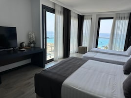 Quarto Familiar, varanda, vista para o mar | Wi-fi grátis