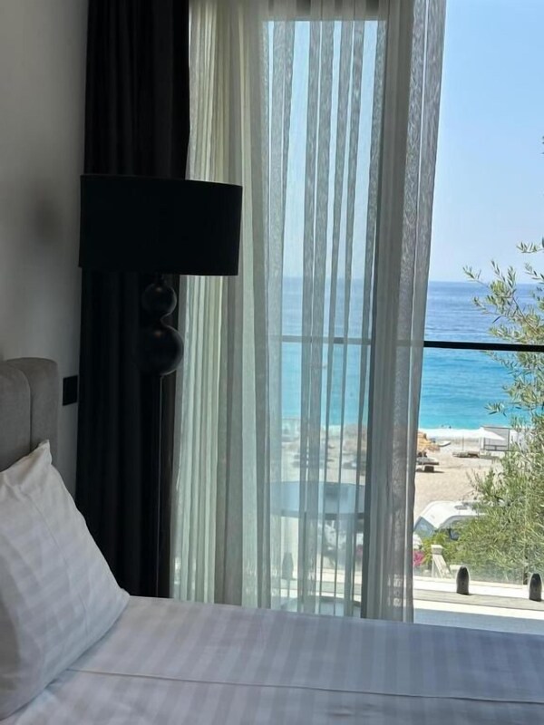 Palladium Hotel- Luxury Leading Hotels - Dhërmi