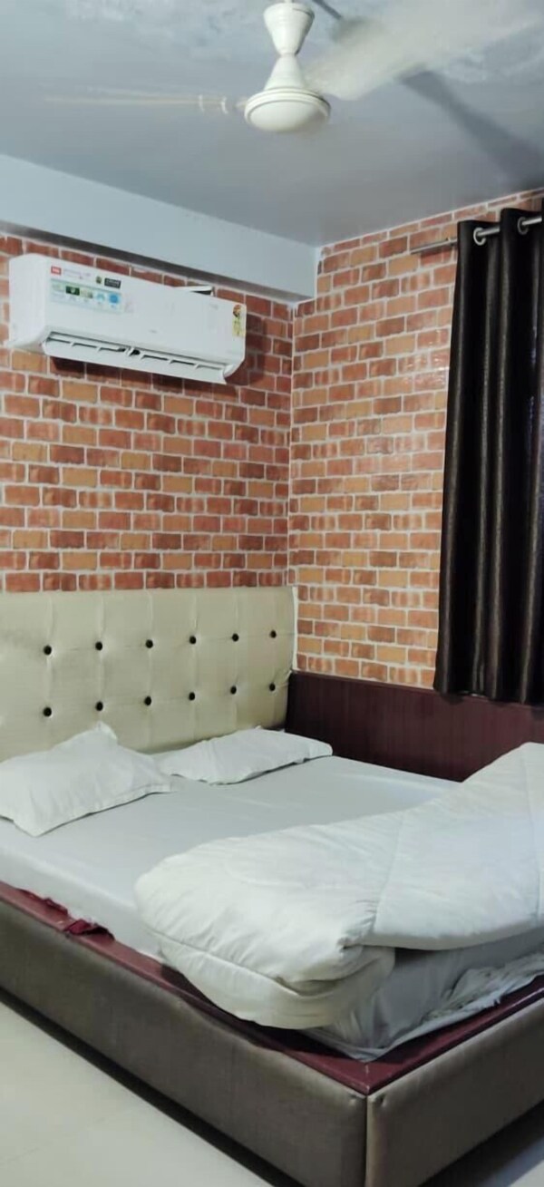 Hotel Bagiya Restaurant - Harda