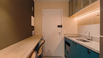 Apartamento Comfort, varanda, Vista para a cidade | Cozinha privada