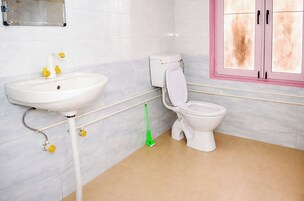 Quarto triplo luxo | Banheiro