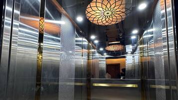 Quarto Superior, Vista para a cidade | Interior