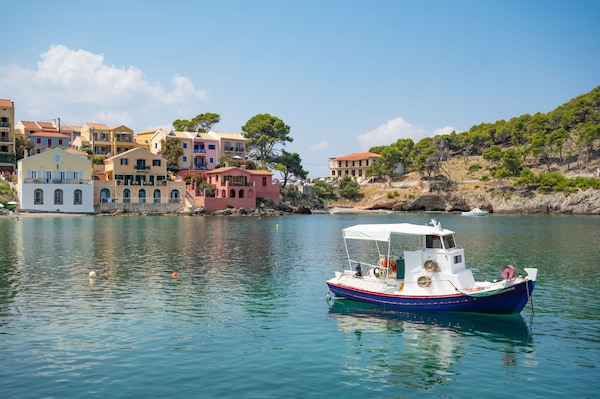 Villa Asteri With 3 Bedrooms And 3 Bathrooms - Fiskardo
