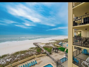 Apartamento Signature em Condomínio Fechado, varanda, vista para a praia | Vista do quarto