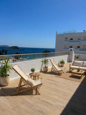 Apartamento Superior, 2 quartos, vista para o mar, na torre | Terraço/pátio interior