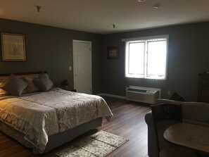 Apartamento Comfort em Condomínio Fechado, vista parcial para o lago