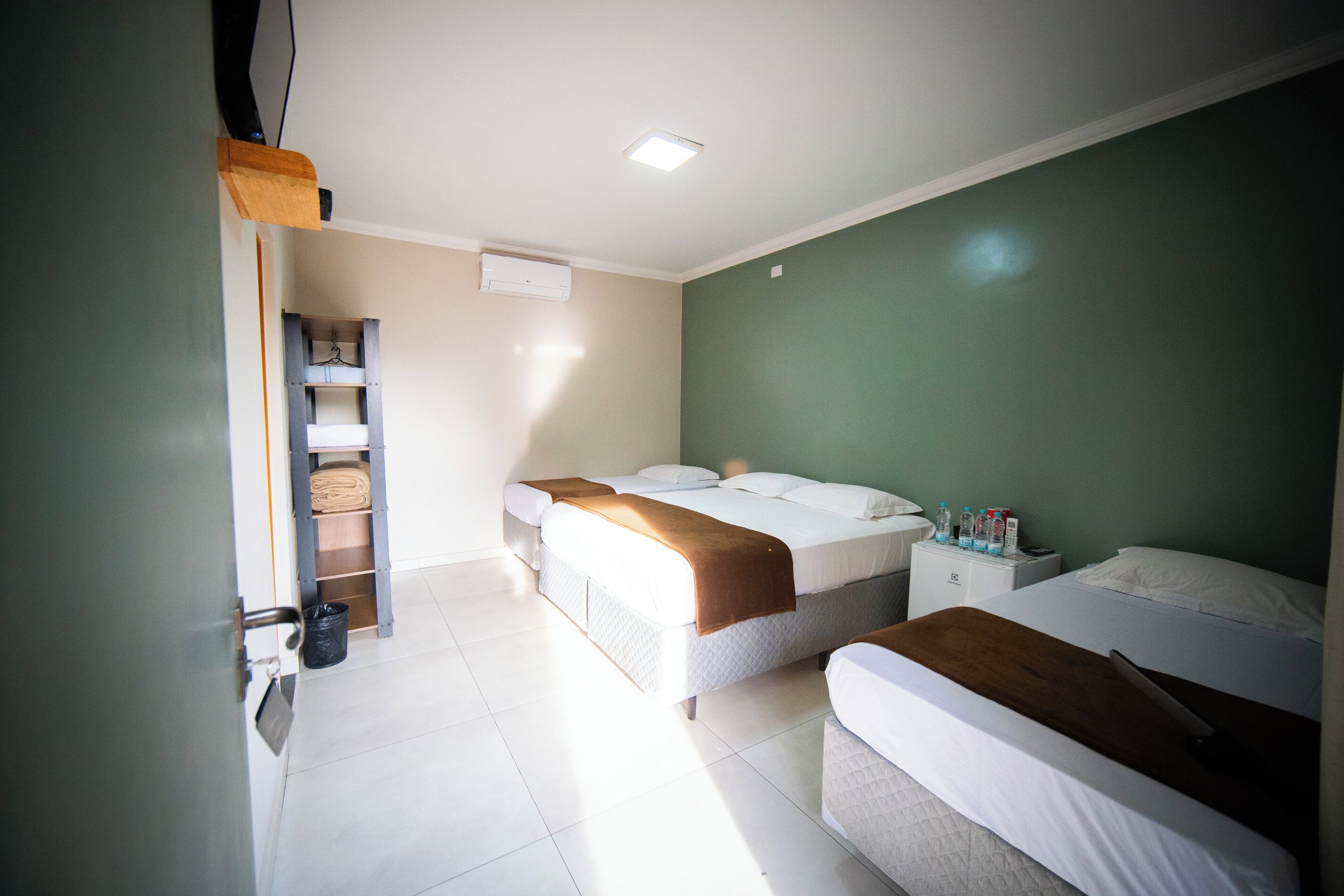 Quarto casal standard | Wi-Fi de cortesia, roupa de cama