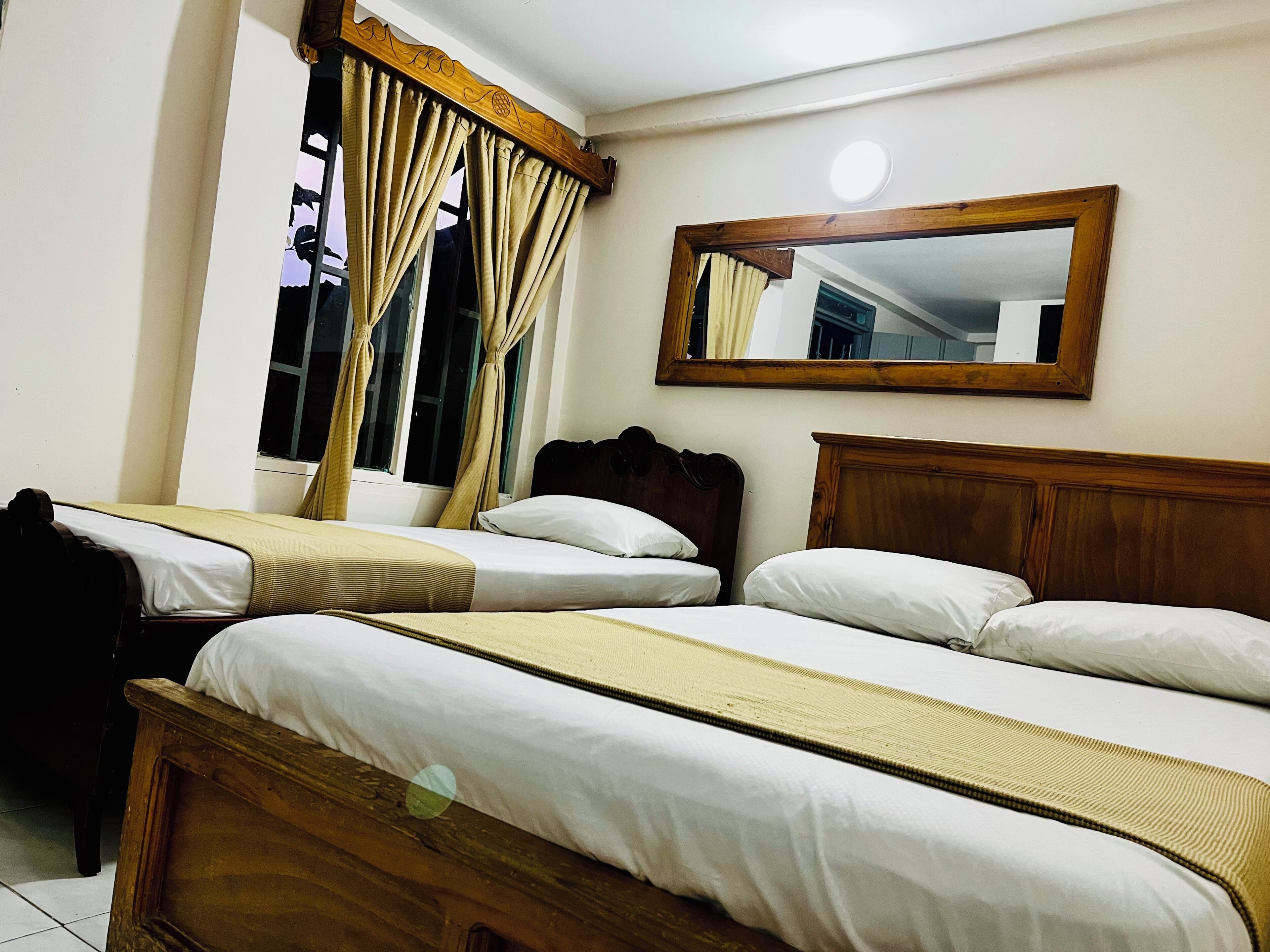 Quarto duplo standard | Wi-Fi de cortesia, roupa de cama