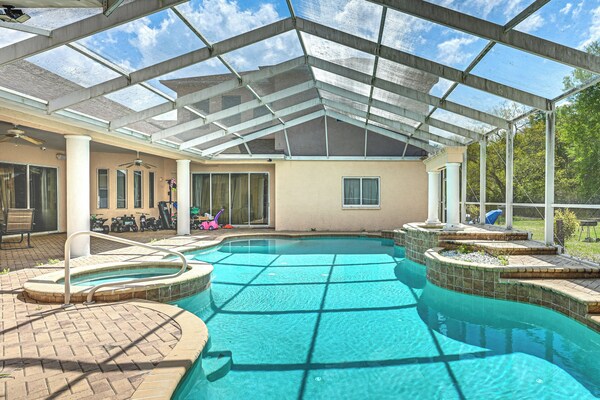 Pool & Lanai! Sophisticated Spring Hill Stay - Buccaneer Bay, Spring Hill