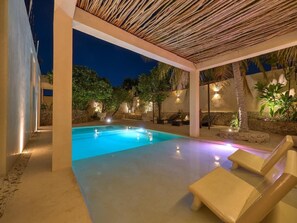 Suite Superior, pátio, vista para o jardim | Piscina | Piscina exterior 