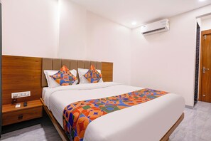 Quarto Deluxe | Lençóis de algodão egípcio, roupa de alta qualidade, cofre no quarto 