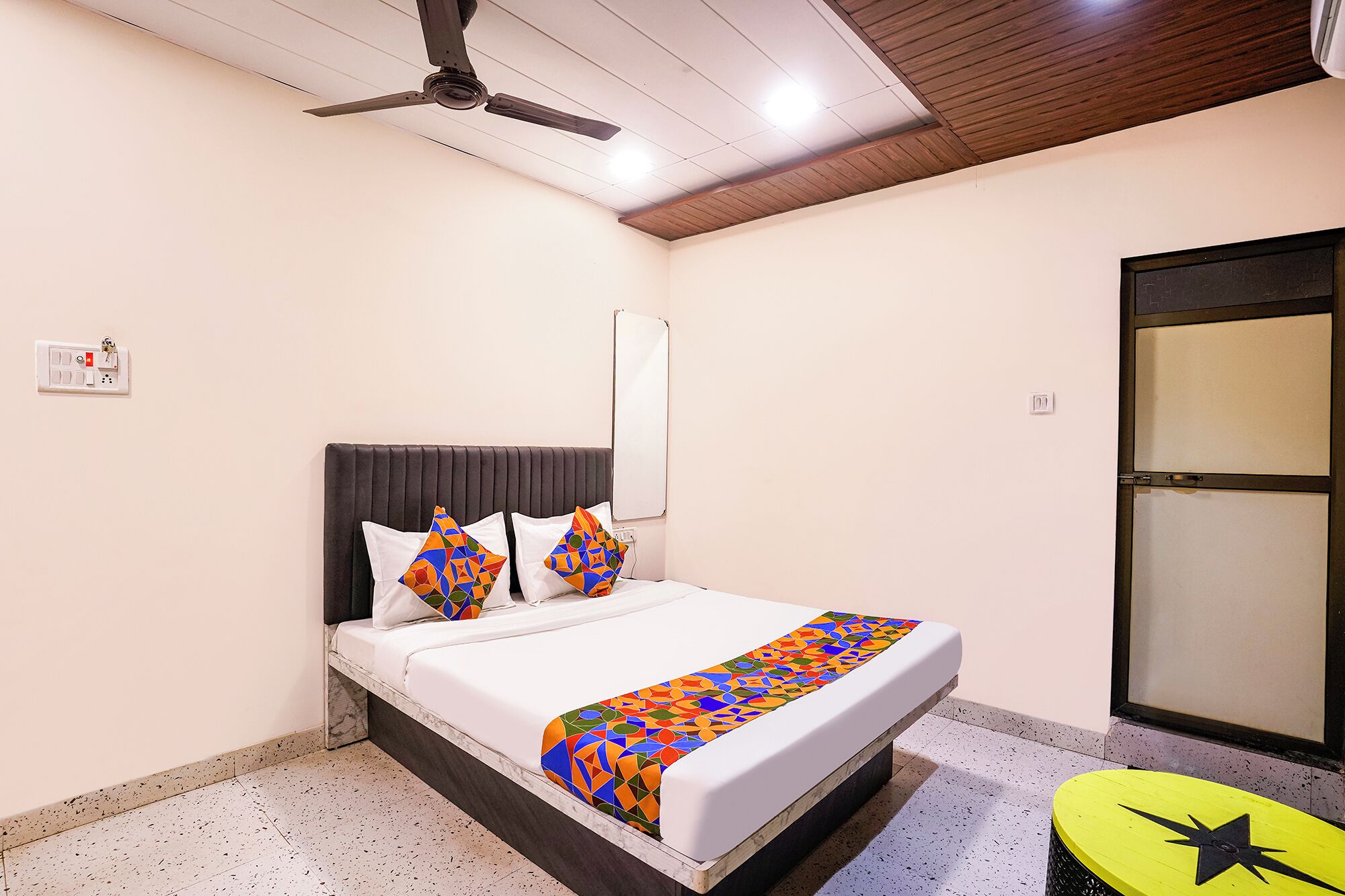 Lençóis de algodão egípcio, roupa de alta qualidade, cofre no quarto 
