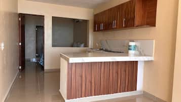 Estúdio clássico, sacada, vista para a praia | Parte interna