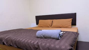 Quarto Triplo, casa de banho partilhada | Wi-fi grátis, roupa de cama fornecida