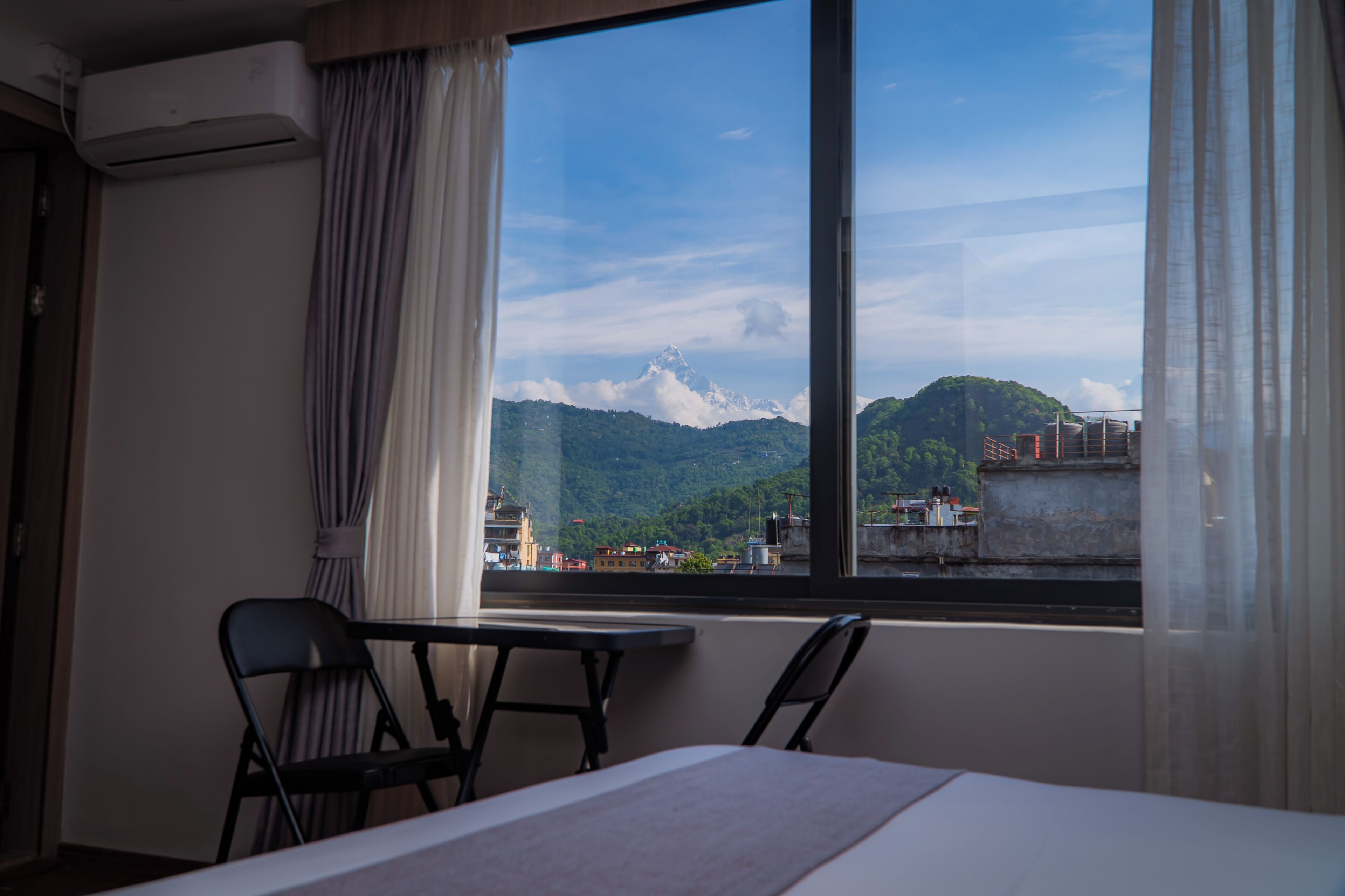 Quarto Premium | Secretária, Wi-fi grátis, acesso para cadeira de rodas 