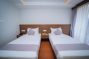 Quarto duplo luxo | Escrivaninha, Wi-Fi de cortesia, acesso para cadeiras de rodas