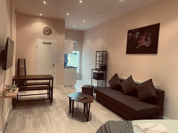 Apartment Sleeps 3 With Parking And Garden - 코블렌츠