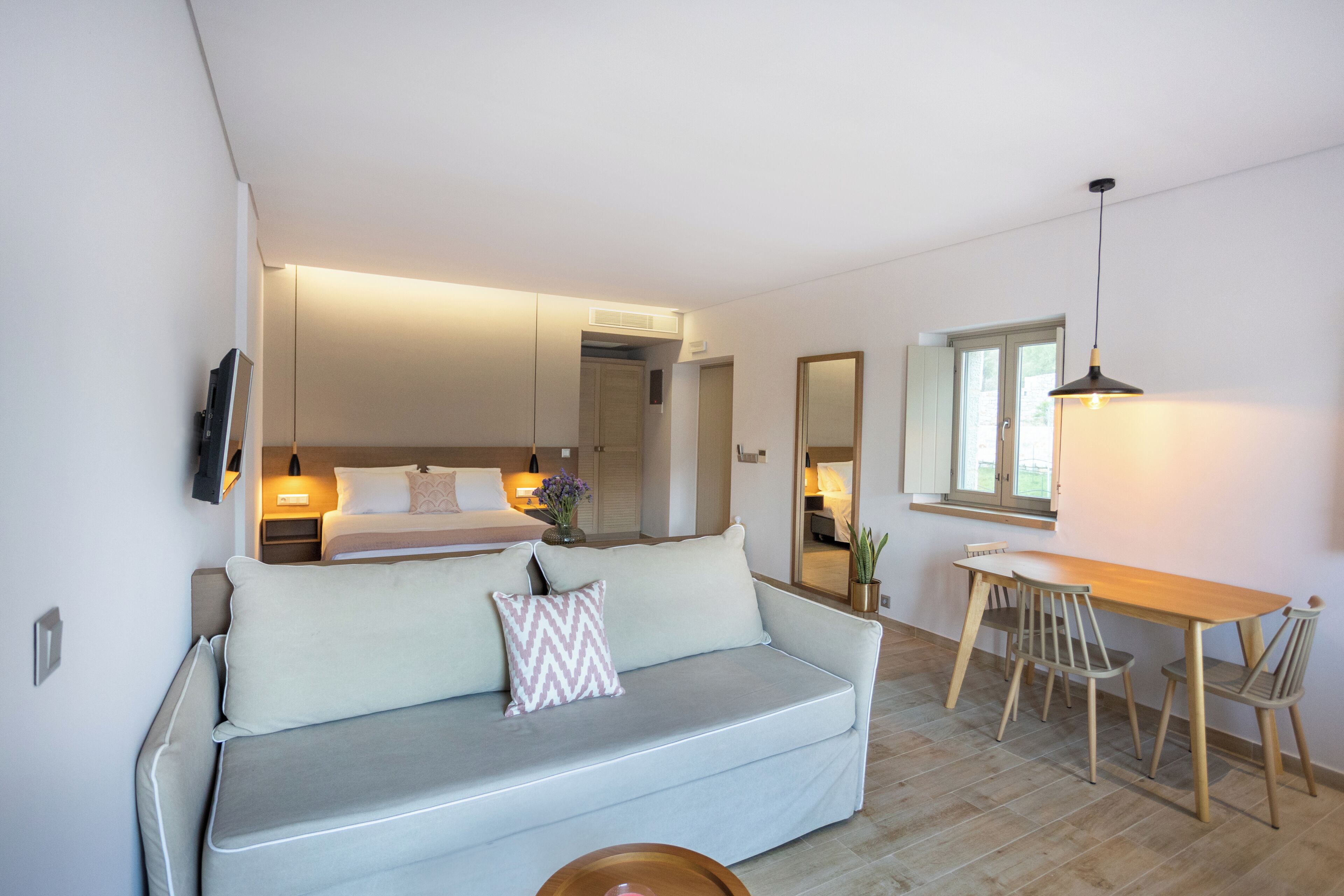 Deluxe Suite With Jacuzzi | Opções para refeição no quarto