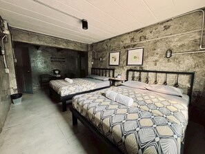 Quarto família, banheiro compartilhado
