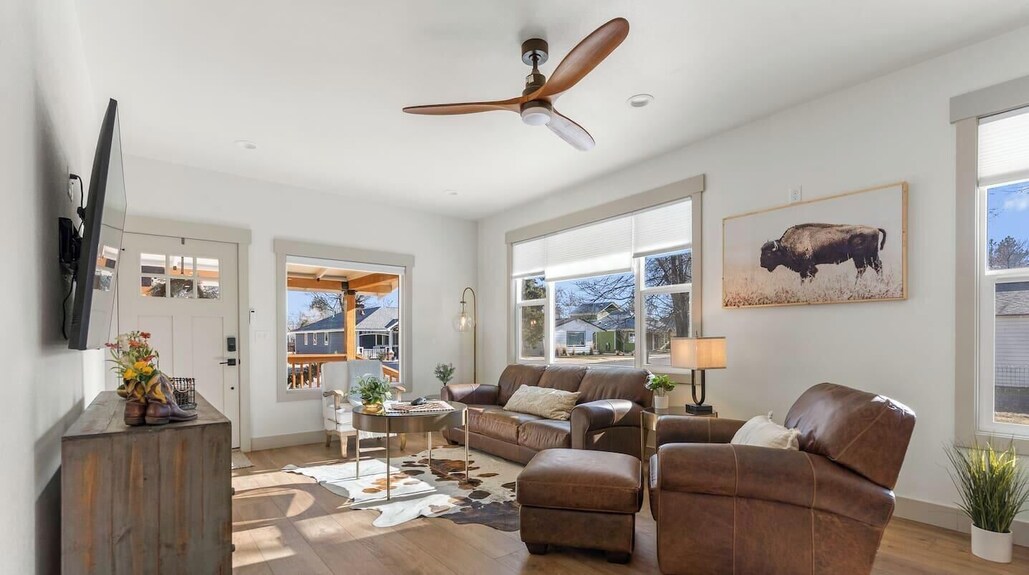 Romance + Relaxation In Downtown Loveland - Loveland, CO