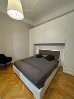 Apartamento, Vista para a cidade | Secretária, quartos insonorizados 