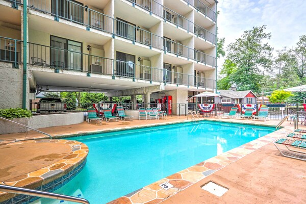Walk To Gsmnp & Dtwn Gatlinburg! Condo W/ Pools - Anakeesta, Gatlinburg