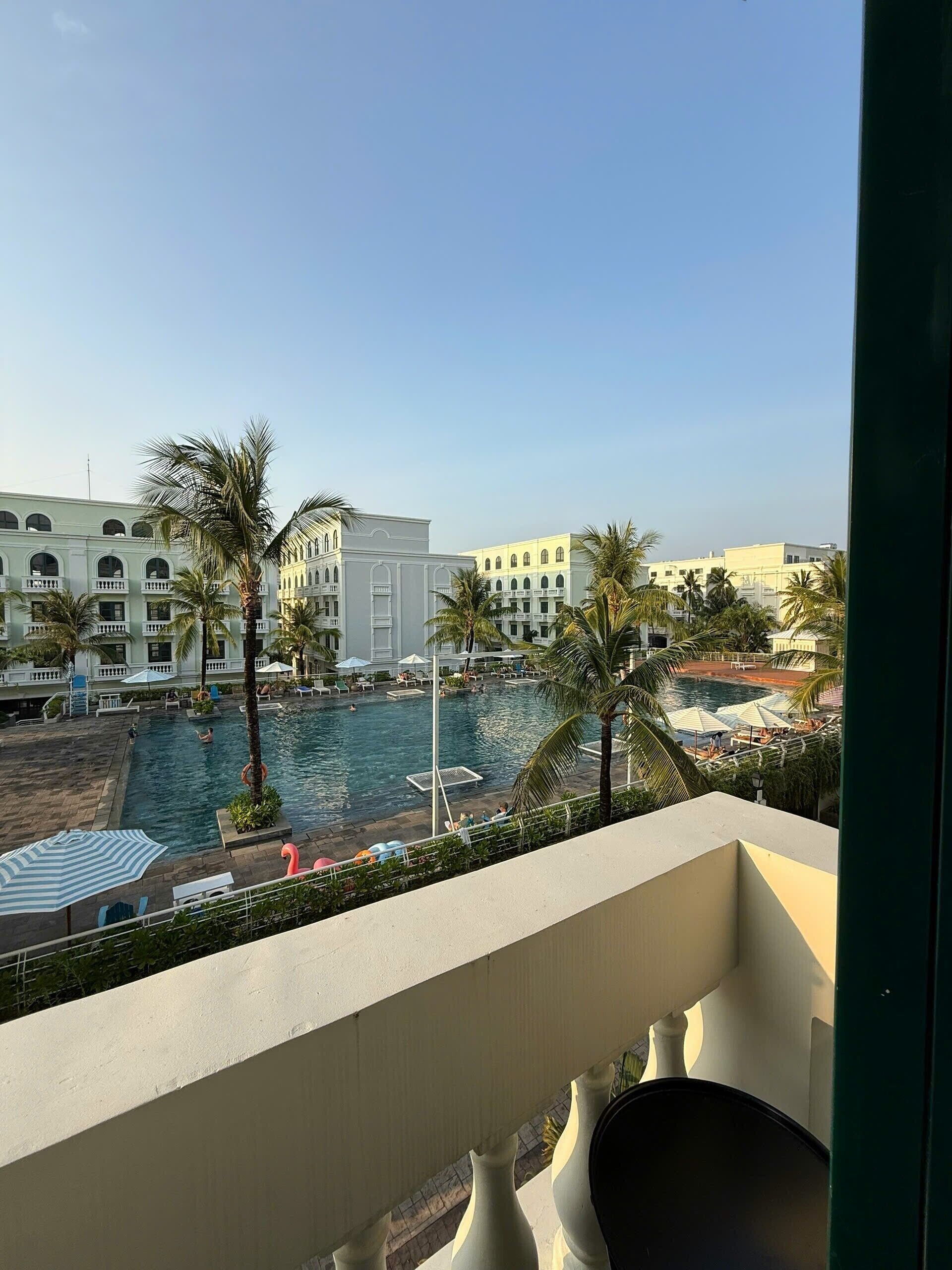 Quarto Duplo Deluxe, vista para a piscina | Terrenos do alojamento