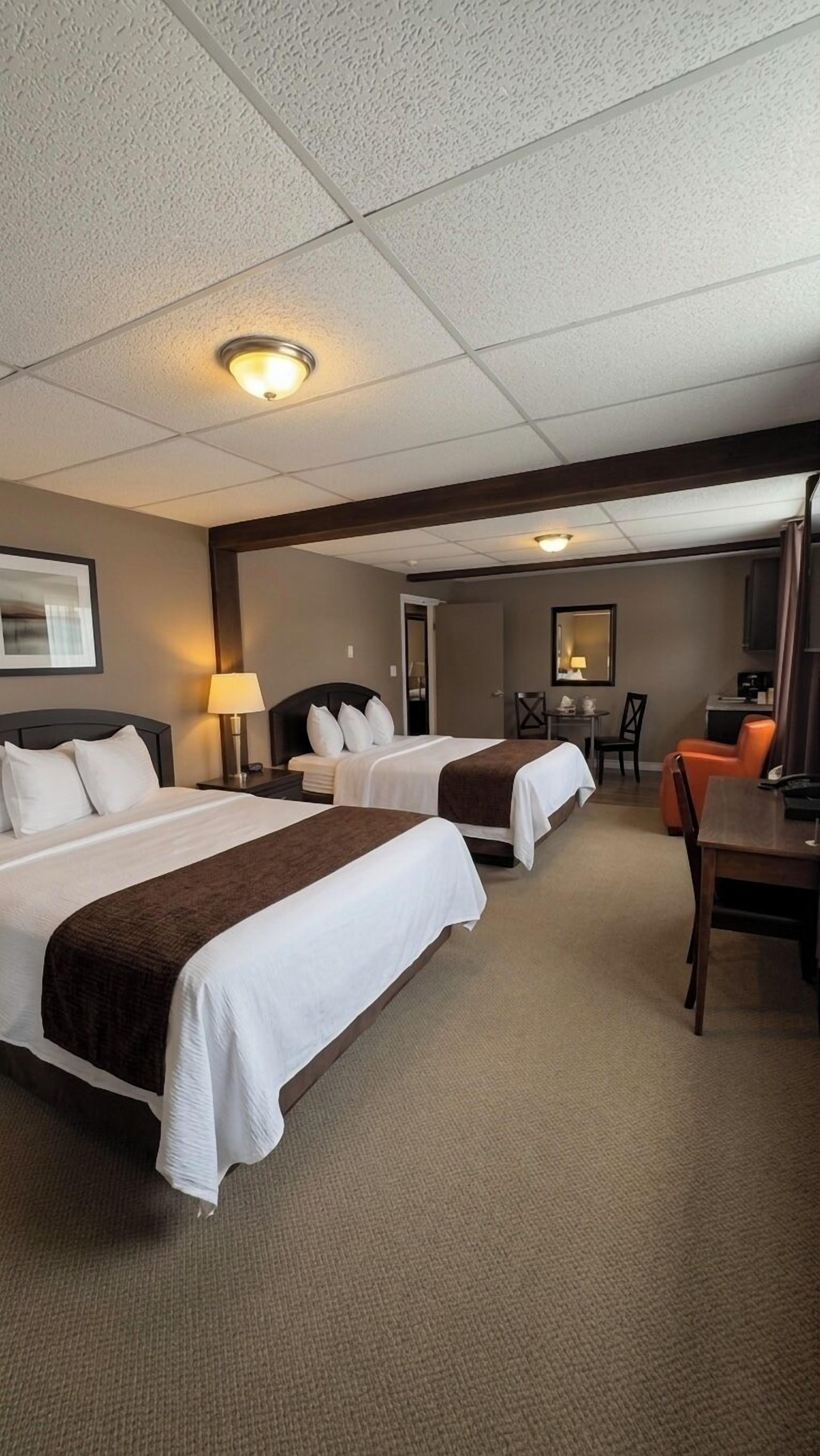 Quarto, 2 camas queen-size, kitchenette