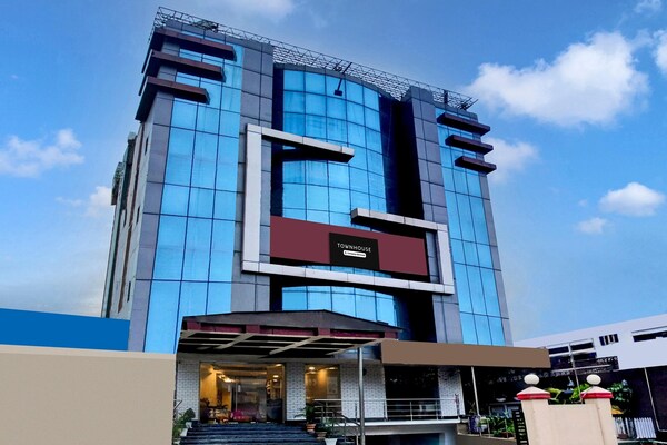 Super Townhouse Hatigaon - Guwahati