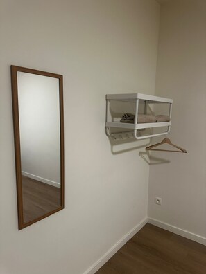 Quarto Básico | Interior