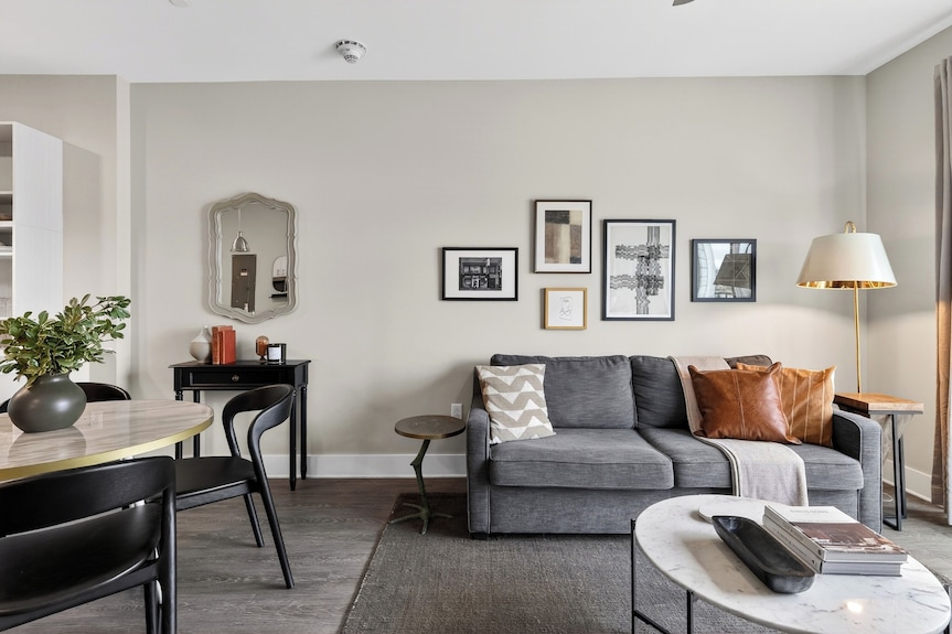 Walkable Hillsboro Village | Terrace + Parking | Near Vanderbilt + Music Row - Nashville, TN
