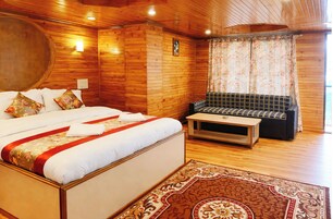 Quarto casal premium, várias camas | Vista do quarto