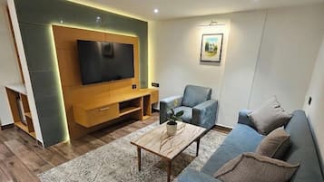 Roupa de alta qualidade, edredões de penas, minibar