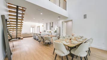 Casa (Multiple Bedrooms) | Interior
