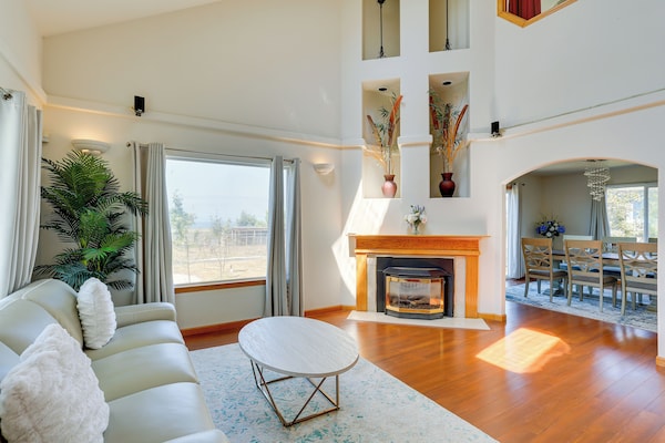 Seaside Eureka Vacation Rental W/ Bay Views! - Ferndale, CA