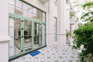 Villa de Luxo, Vista para a cidade | Cofre no quarto, secretária, cortinas/cortinados opacos, Wi-fi grátis 