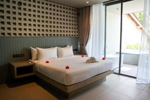 Quarto Duplo Deluxe, 1 cama king-size, banheira, vista para o oceano | Lençóis de algodão egípcio, roupa de alta qualidade 