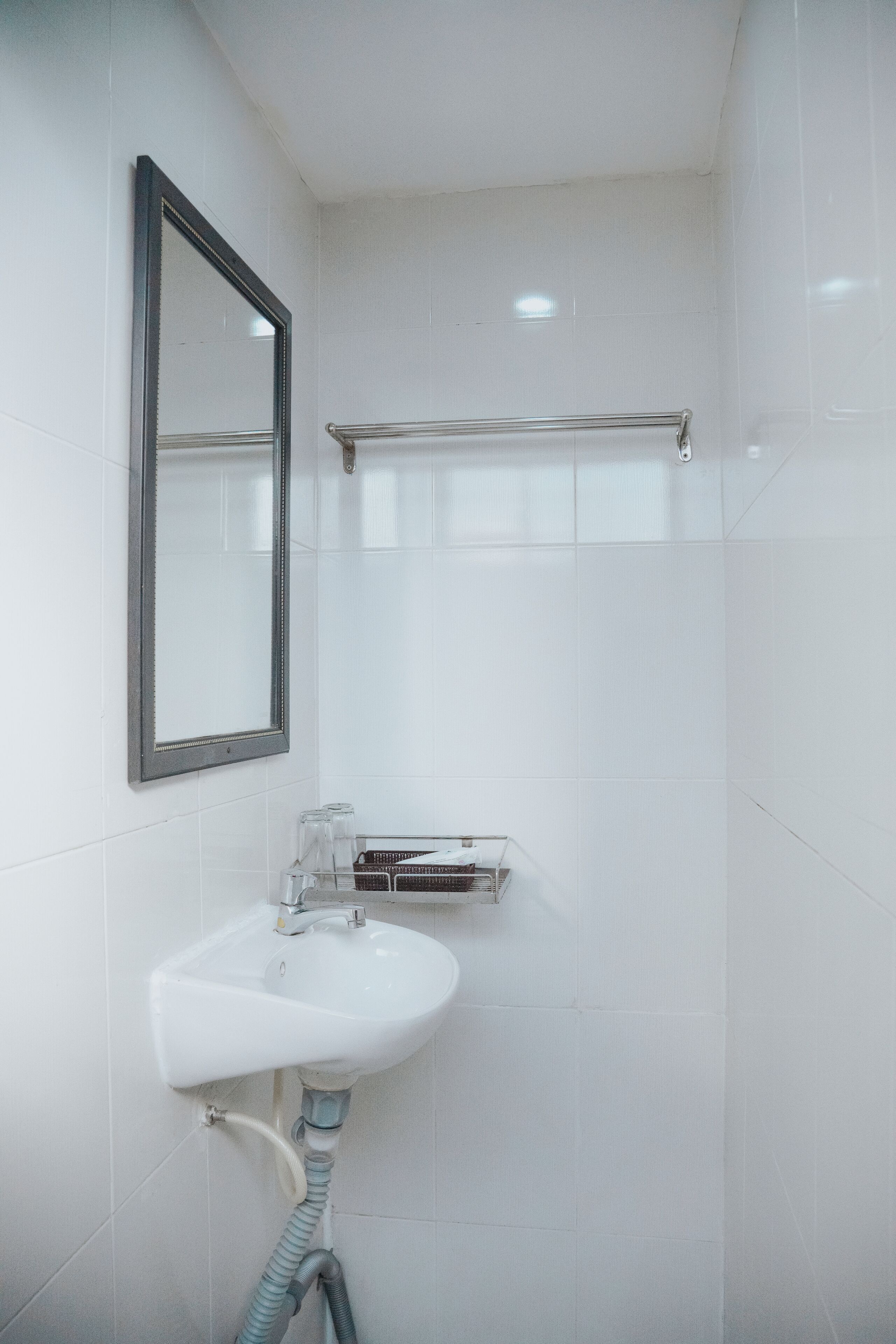 Quarto triplo família, 2 quartos, vista para a cidade | Banheiro | Chuveiro, toalhas de banho, sabonete, shampoo