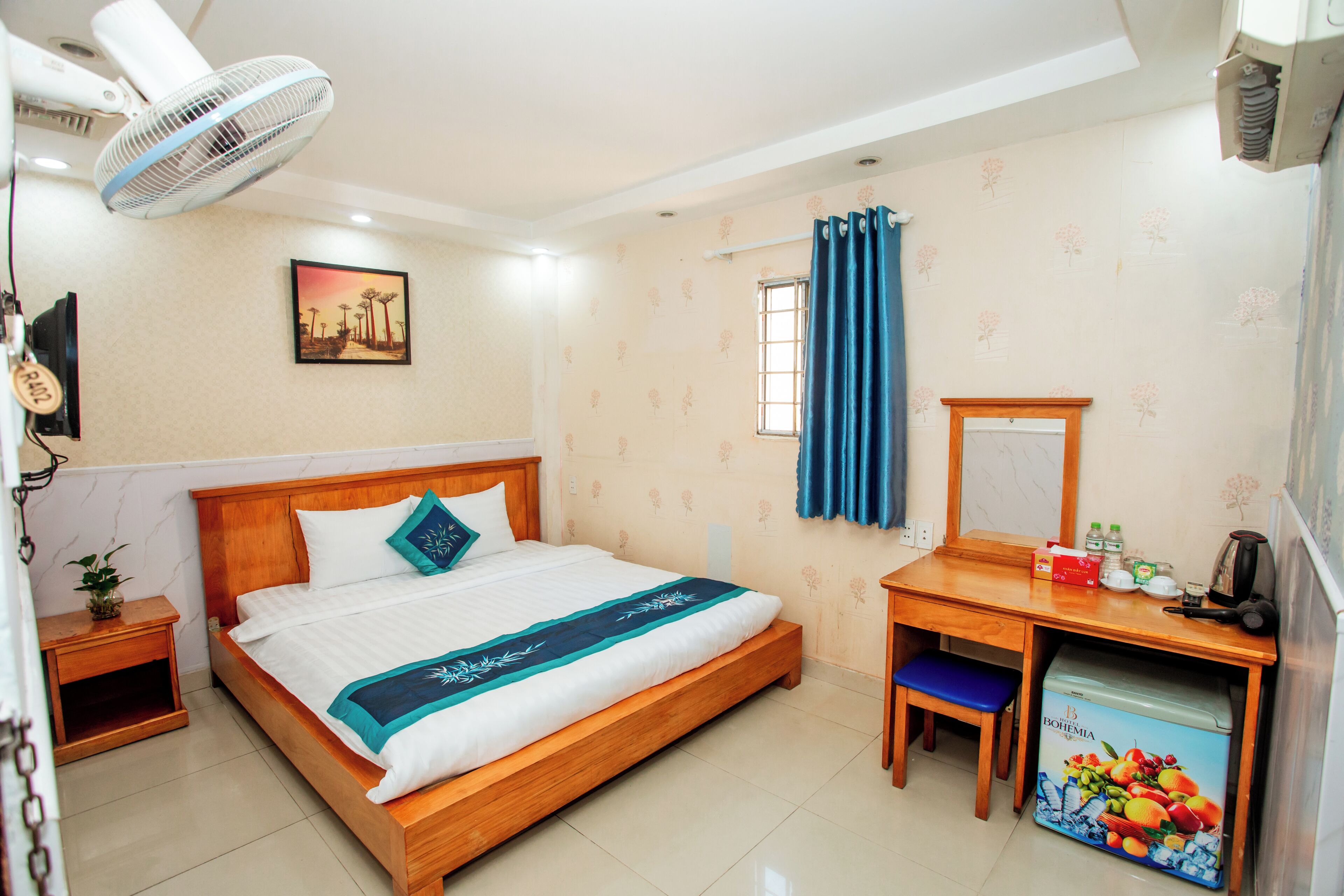 Quarto Duplo Superior, Vista para a cidade | Secretária, ferro/tábua de engomar, Wi-fi grátis 