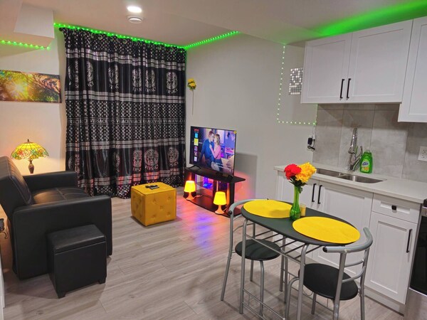 Swithome Properties Cozy Cautley Guest Suite, Near Yeg Airport - Alberta