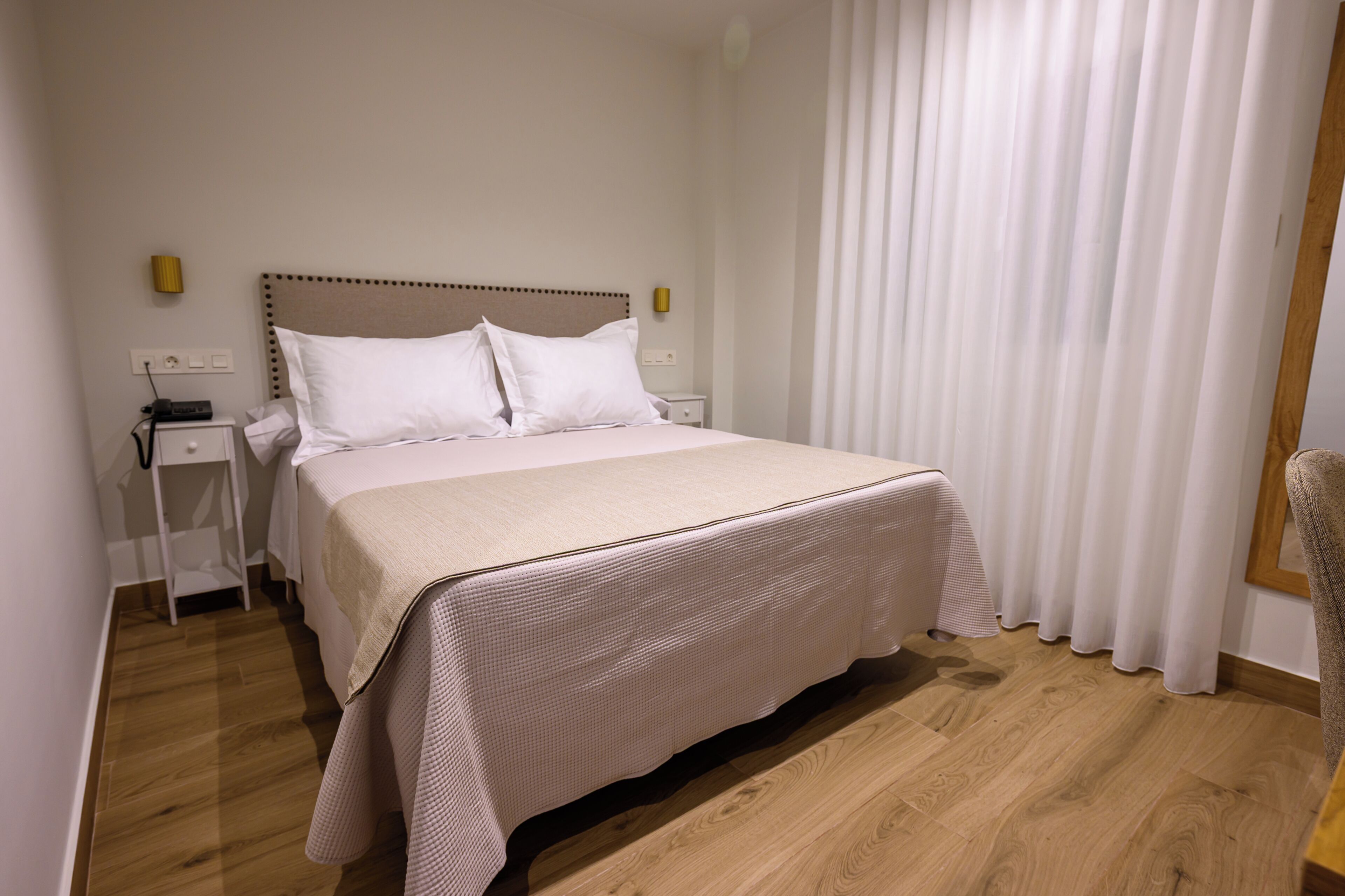 Quarto Duplo Económico para 1 Pessoa, Vista para a cidade | Roupa de alta qualidade, minibar 